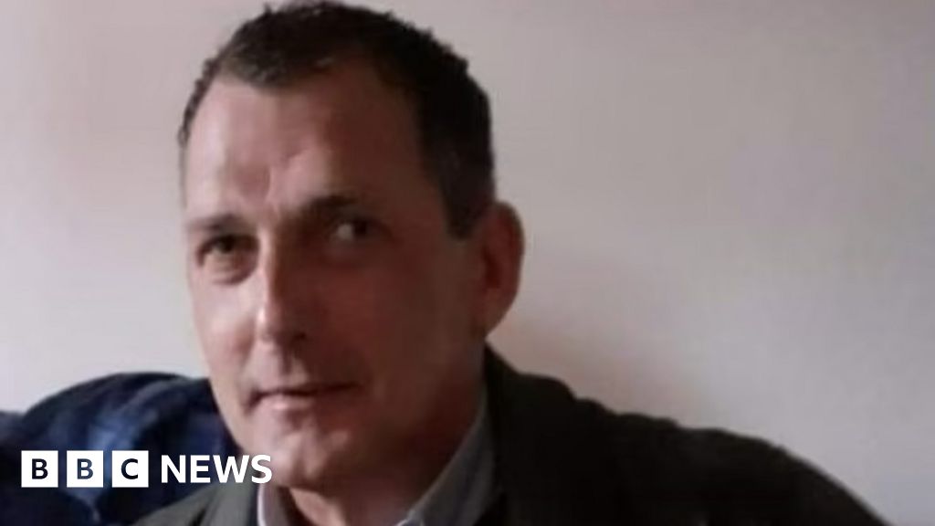 Darren Davis: Third murder charge after man fatally stabbed - BBC News