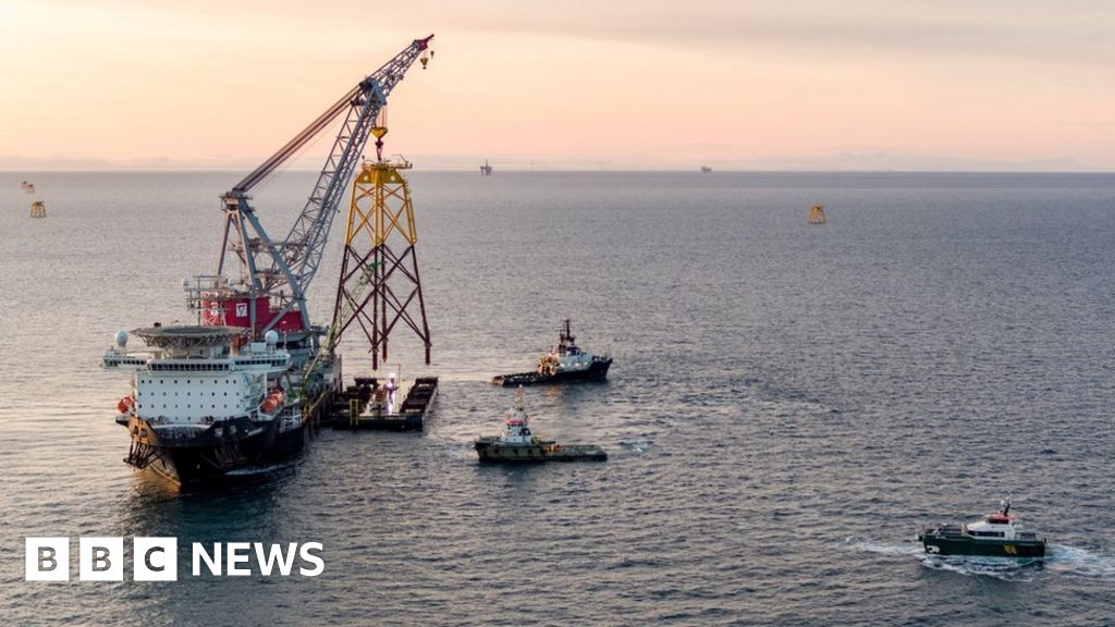 Moray Firth wind farm's first electricity expected in July - BBC News