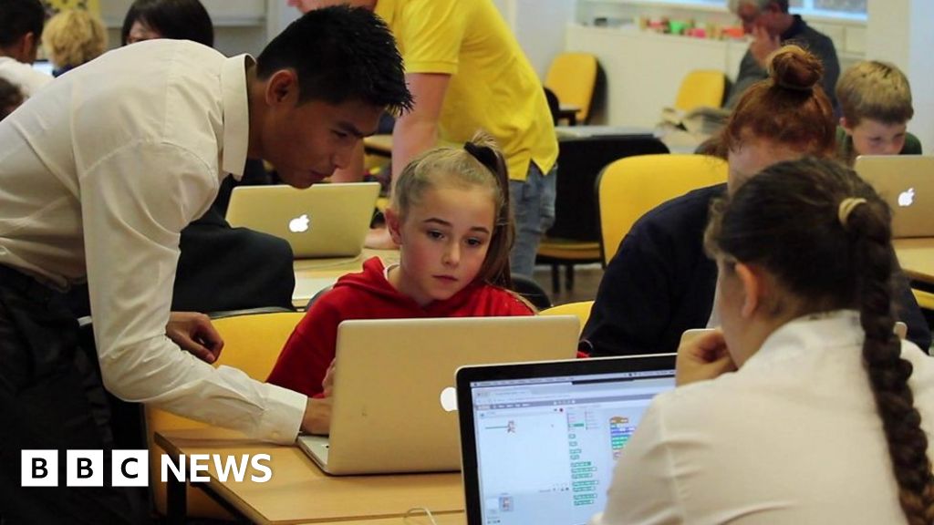 'It's very fun': The school children learning coding - BBC News