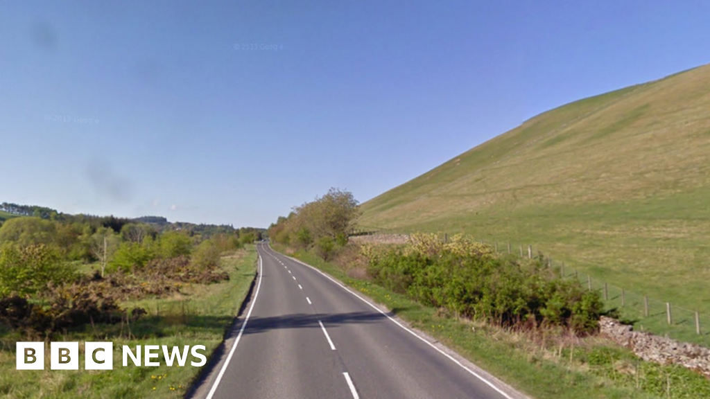 Pensioner killed in A703 crash near Peebles - BBC News