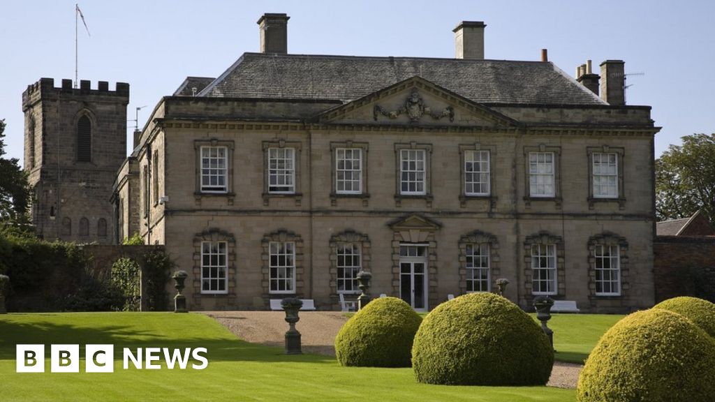 Melbourne Hall handed events licence despite noise concerns - BBC News