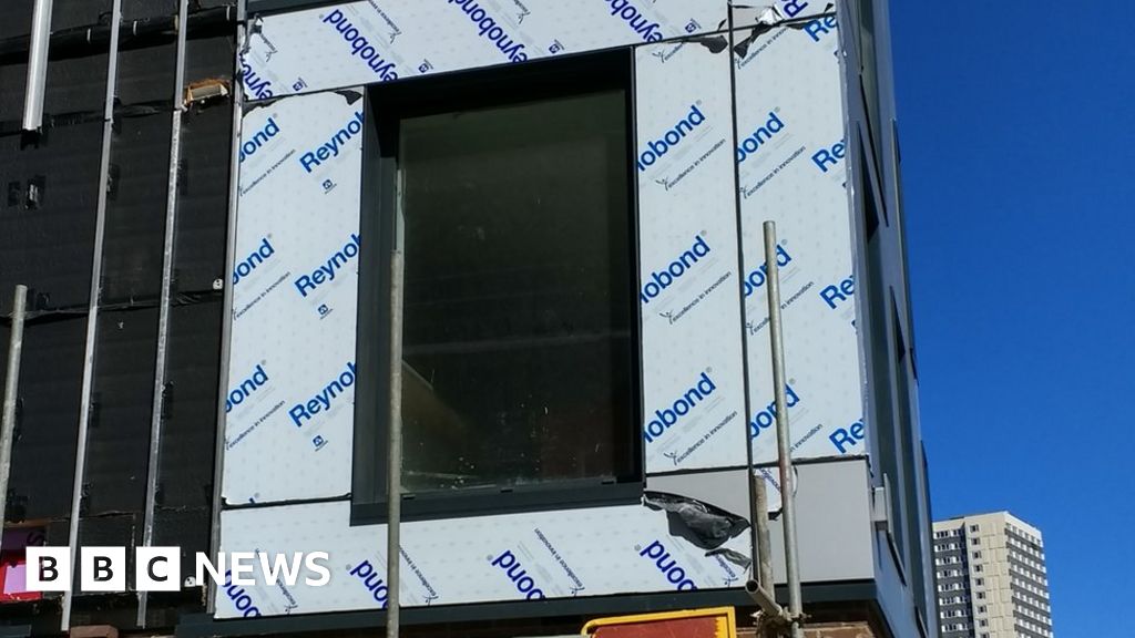 'Grenfell' cladding to be removed from student flats - BBC News