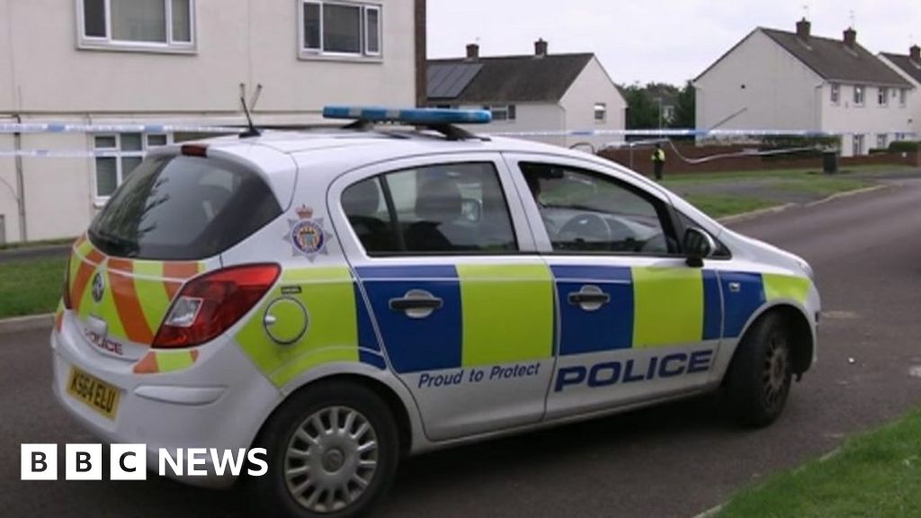 Gateshead stabbing: Murder investigation launched by police - BBC News
