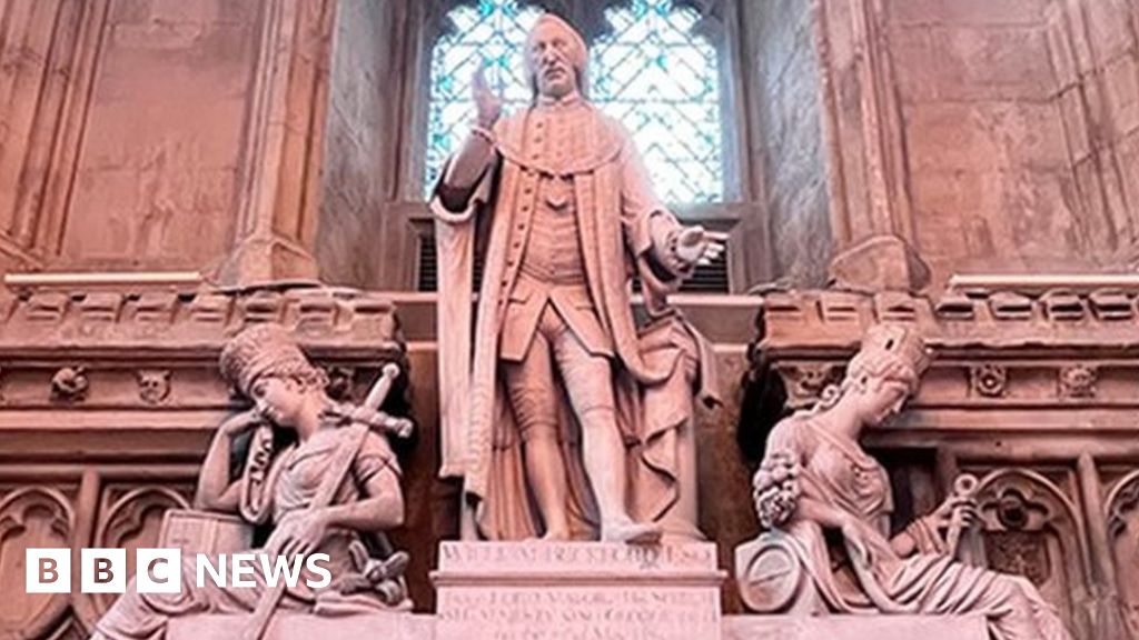 City of London statue linked to slavery gets explanatory plaque - BBC News