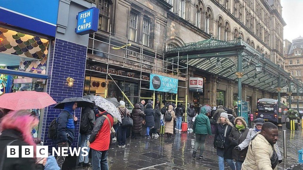 Video shows mass queues at Glasgow Central Station after Storm Isha