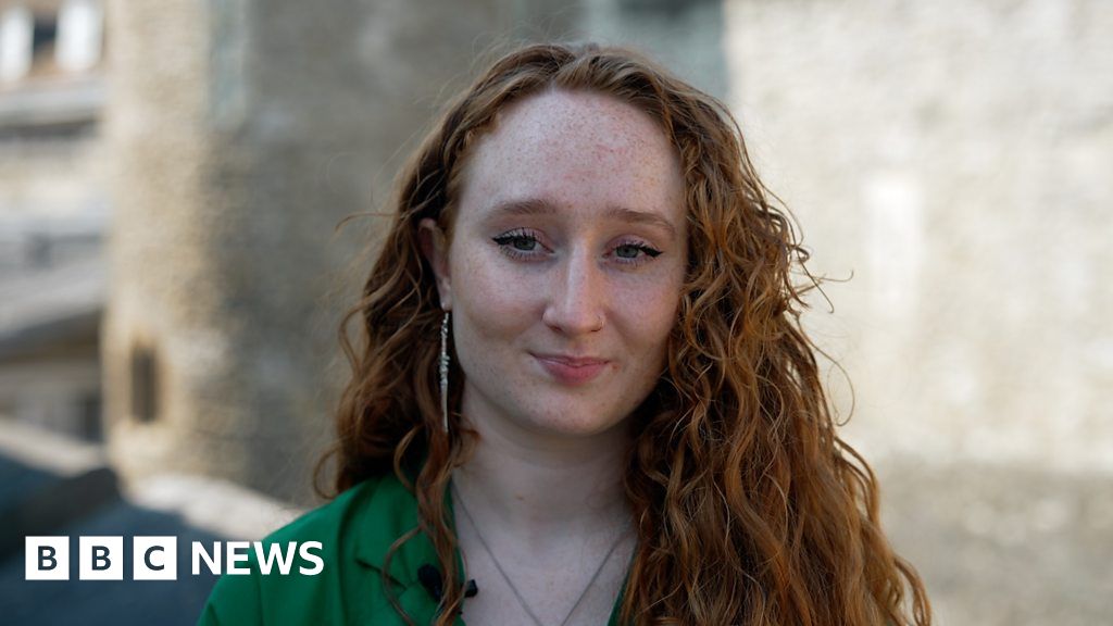 The London TikToker who documents her life in the Tower of London - BBC ...