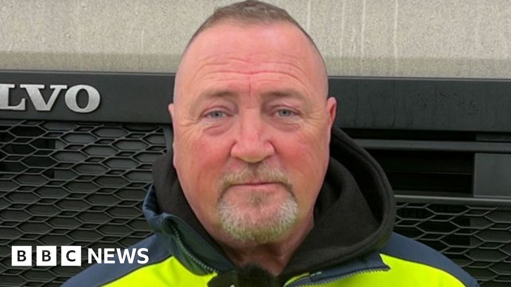 The lorry drivers who miss Christmas - BBC News