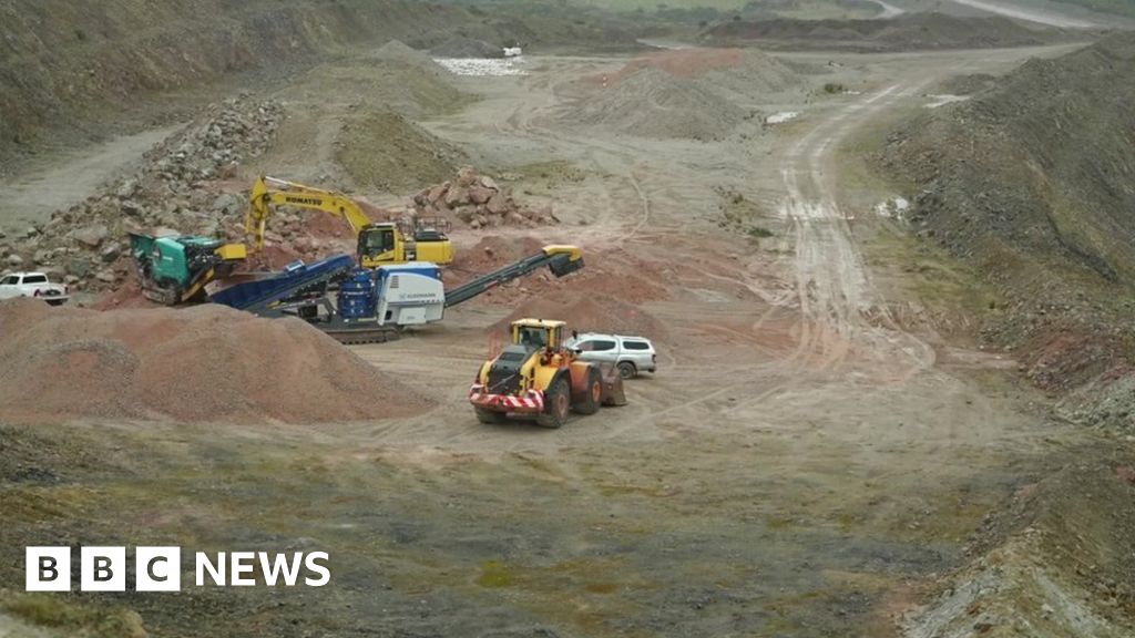 Hemerdon mining firm halts plans to expand business - BBC News