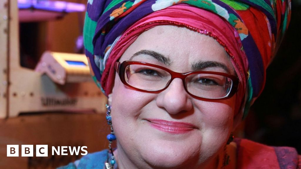 Kids Company's Camila Batmanghelidjh to step down - BBC News