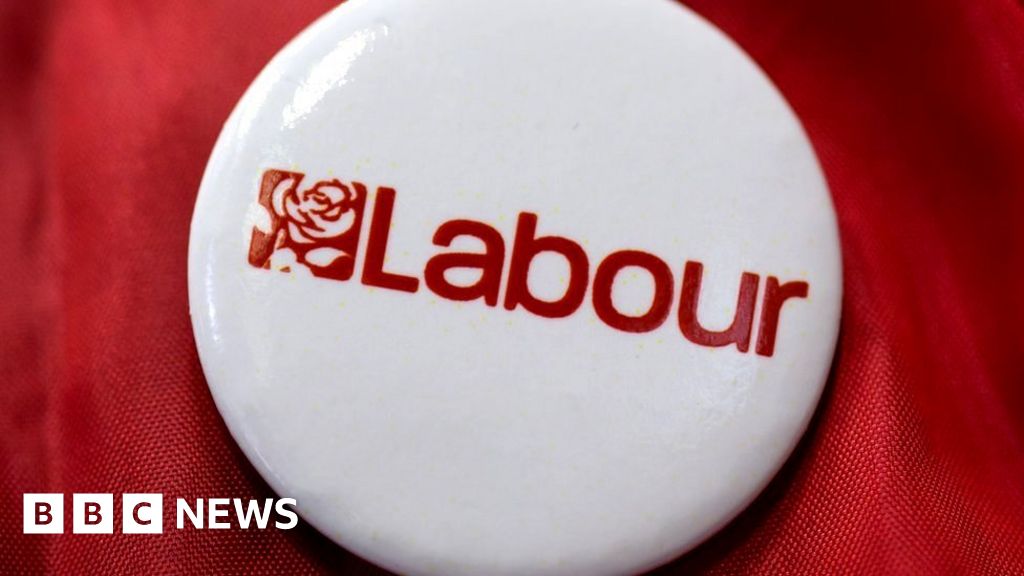 EU elections: Labour says 'back us to stop far right' - BBC News