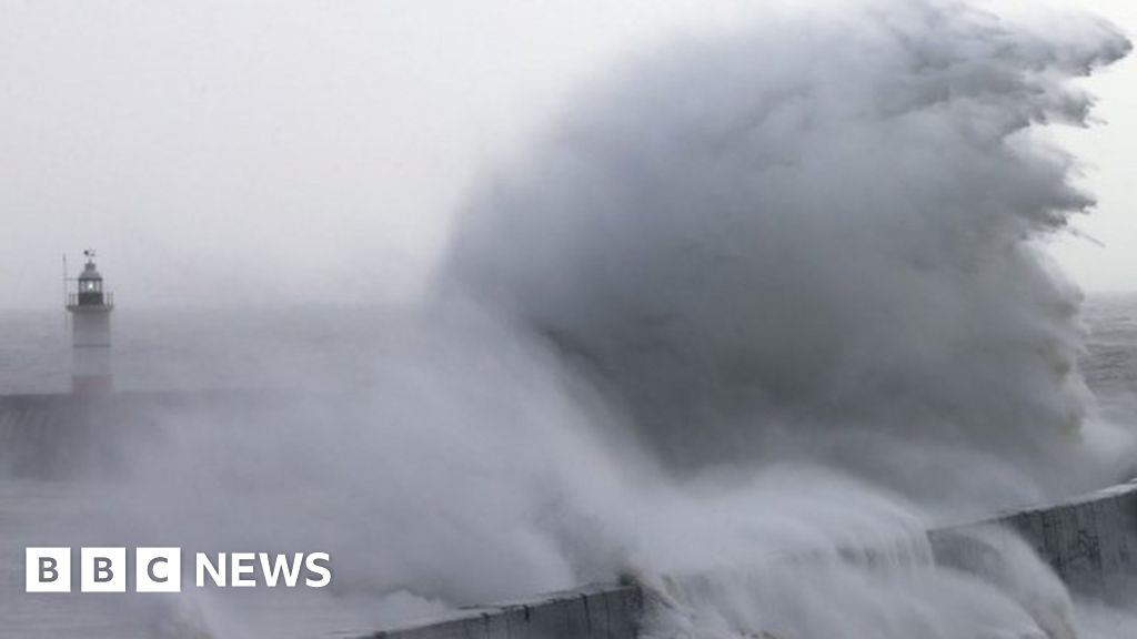 Fierce winds whipped up giant waves and left homes without power - BBC News