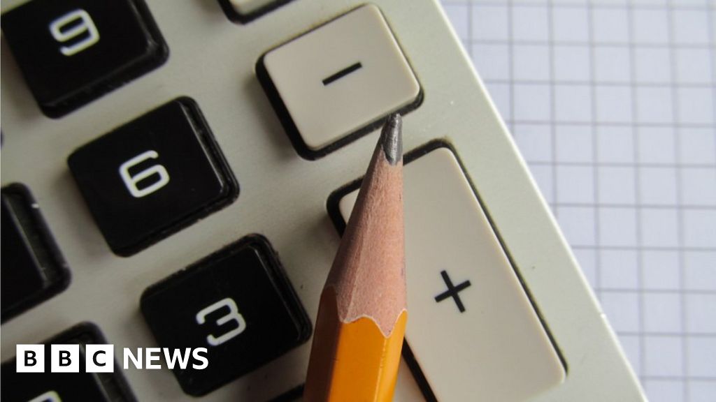 New maths GCSE proposed for those in cycle of resits