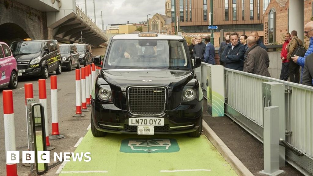 UK's first wireless electric taxi charging rank opens at Nottingham ...