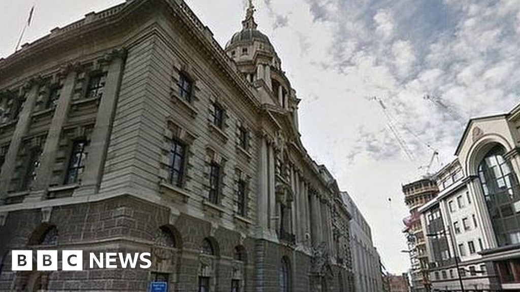 'Nothing done' over priest Vickery House 'sex reports' - BBC News