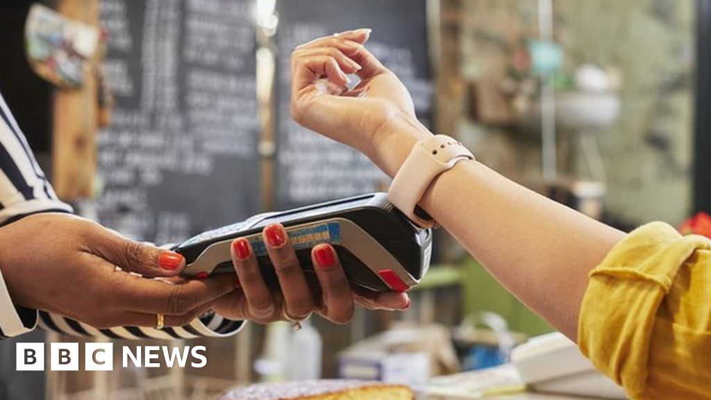 London turning cashless faster than rest of UK, figures show - BBC News