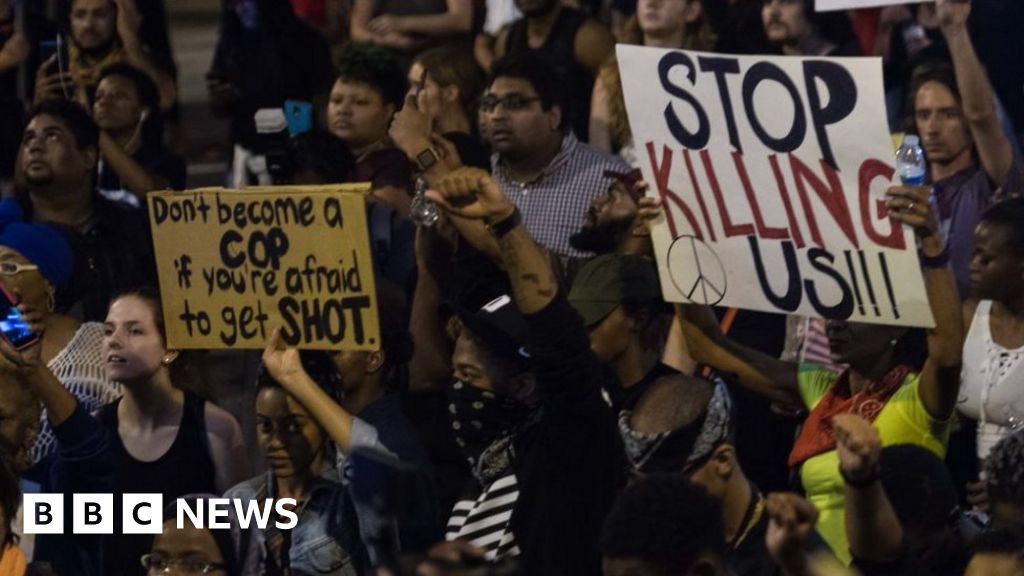 US student in 'blackface' mocks Black Lives Matter campaign - BBC News