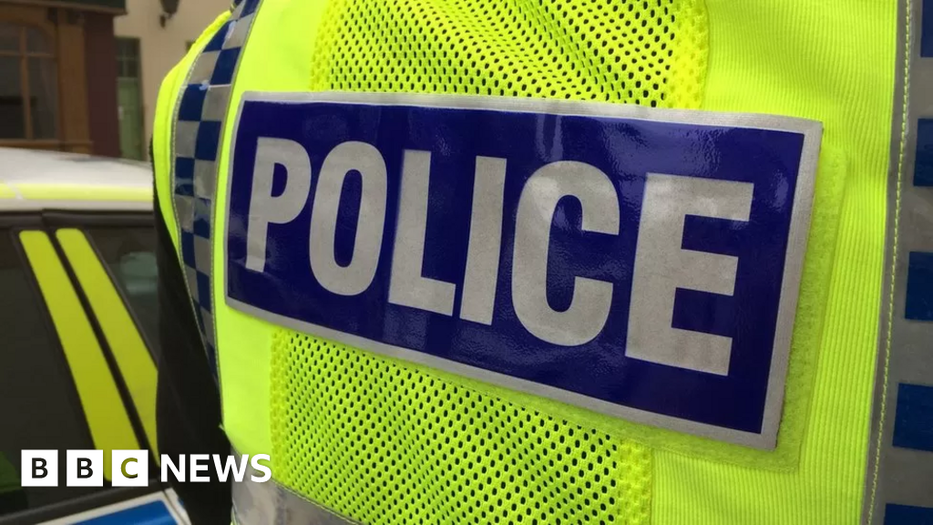 Twinstead: Man in his 40s dies after crash on A131