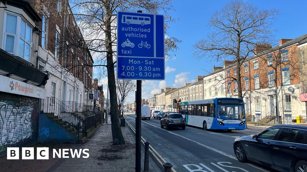Hull bus lanes to switch to rush hour only operation - BBC News