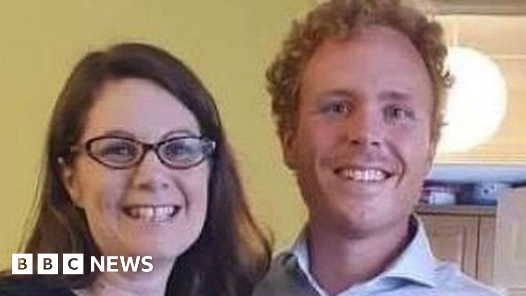 Tewkesbury stabbings: Funds raised for Matthew Boorman's family - BBC News