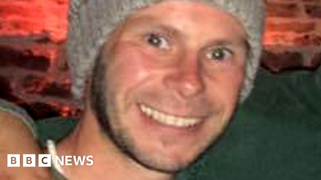 Missing kayaker Dominic Jackson search moves into third day - BBC News
