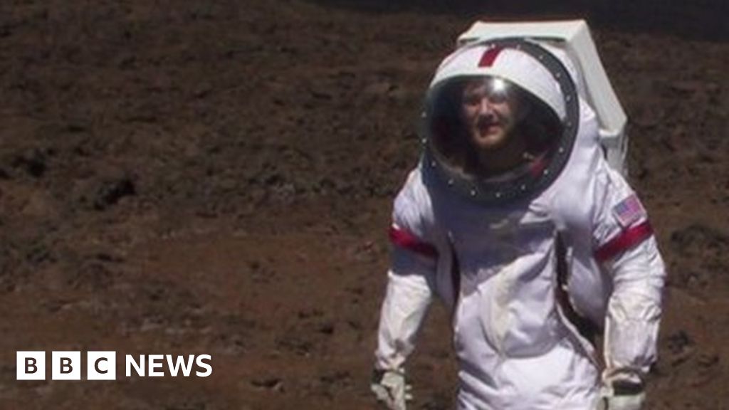 Nasa starts year-long isolation to simulate Mars trip - BBC News