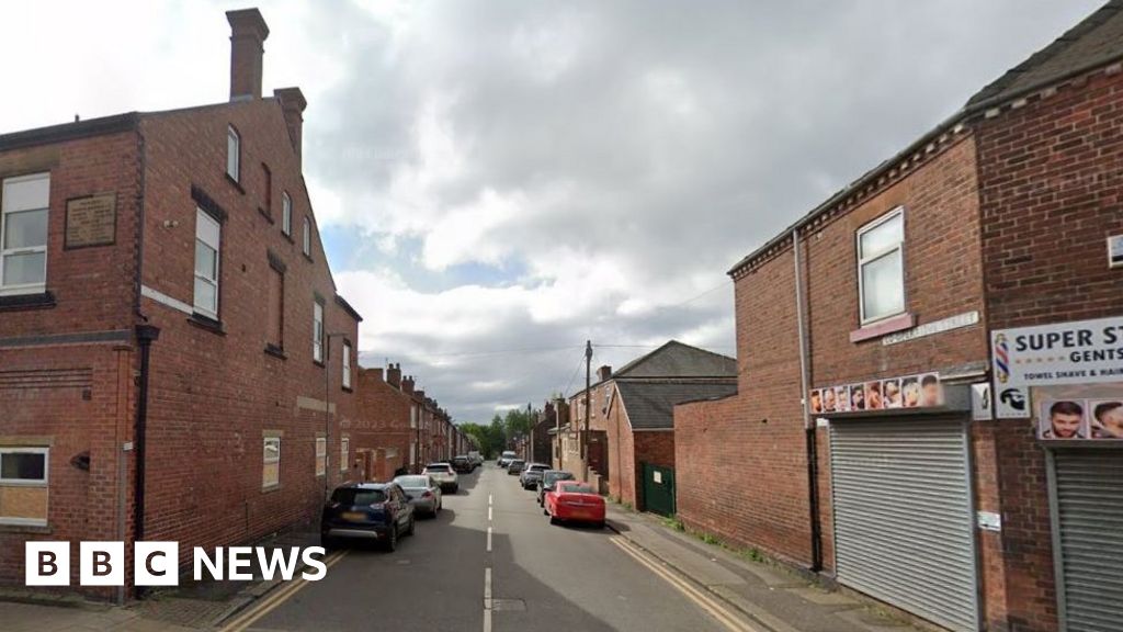 Goldthorpe: Murder arrest after man stabbed to death - BBC News