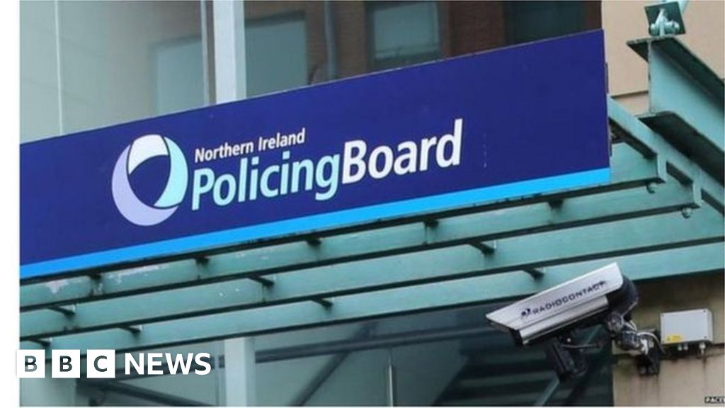Sinn Féin to take seats on reconstituted Policing Board - BBC News