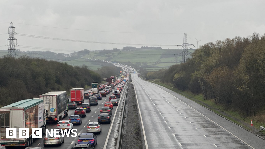 One person killed in M4 crash involving car and lorry