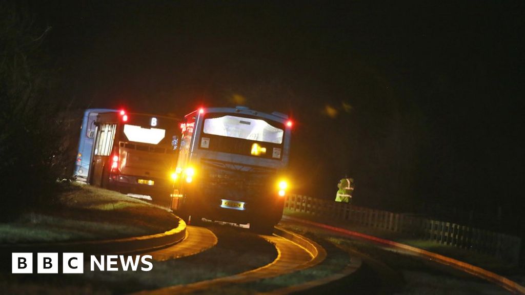 Dunstable bus crash kills pedestrian