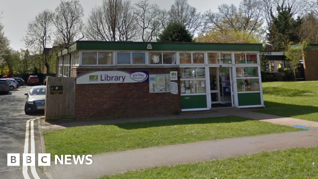 Hertfordshire libraries handed to council-founded charity - BBC News
