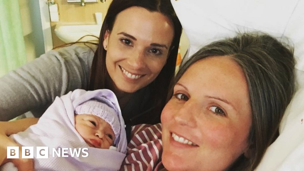 Nurse joins IVF clinic after baby success - BBC News