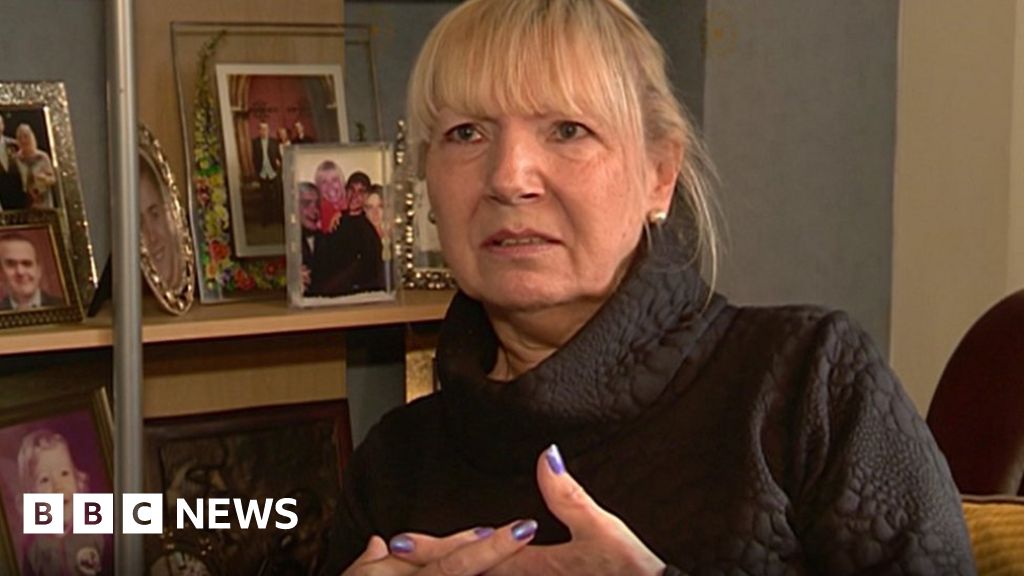Male domestic abuse victims seen as 'under the thumb' - BBC News