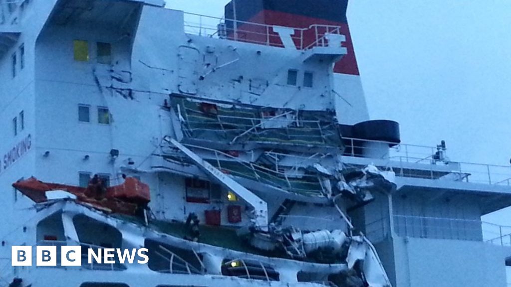 'Conflicting views' led to ships crashing in English Channel - BBC News