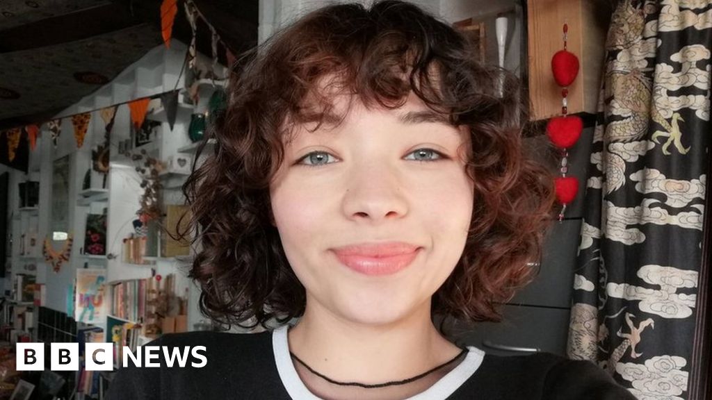 LGBTQ+: Homophobic abuse 'normalised' in primary schools - BBC News