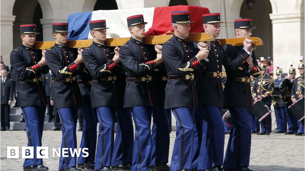 France's Simone Veil honoured with Pantheon burial