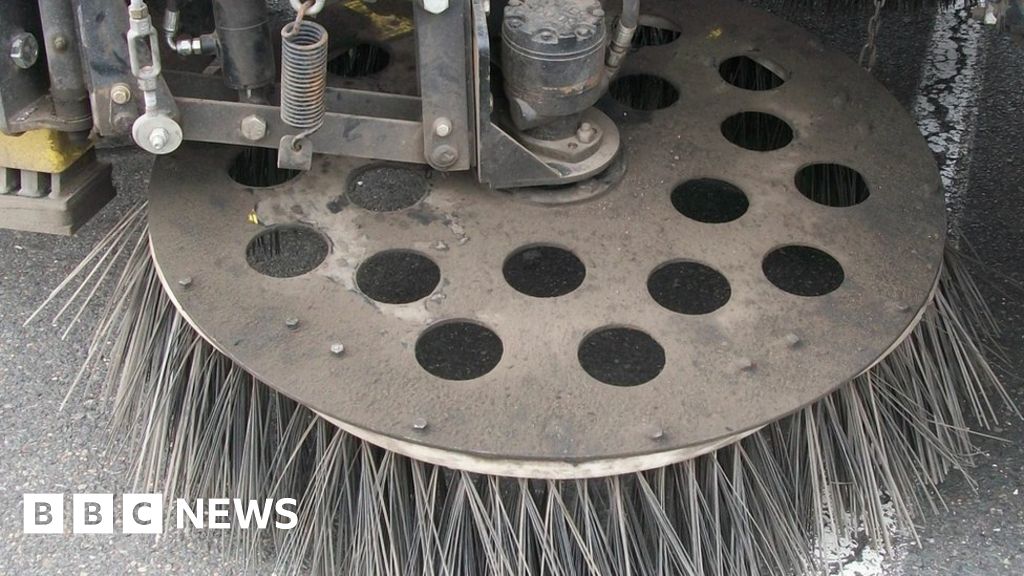 Finland readies for street dust season - BBC News