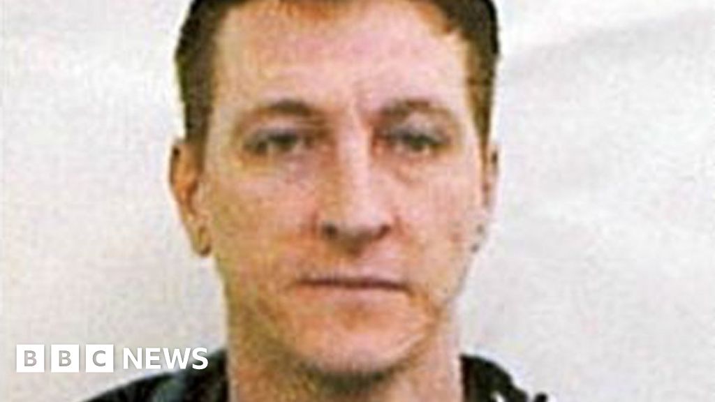 On-the-run Jason Humble jailed for baseball bat attack - BBC News