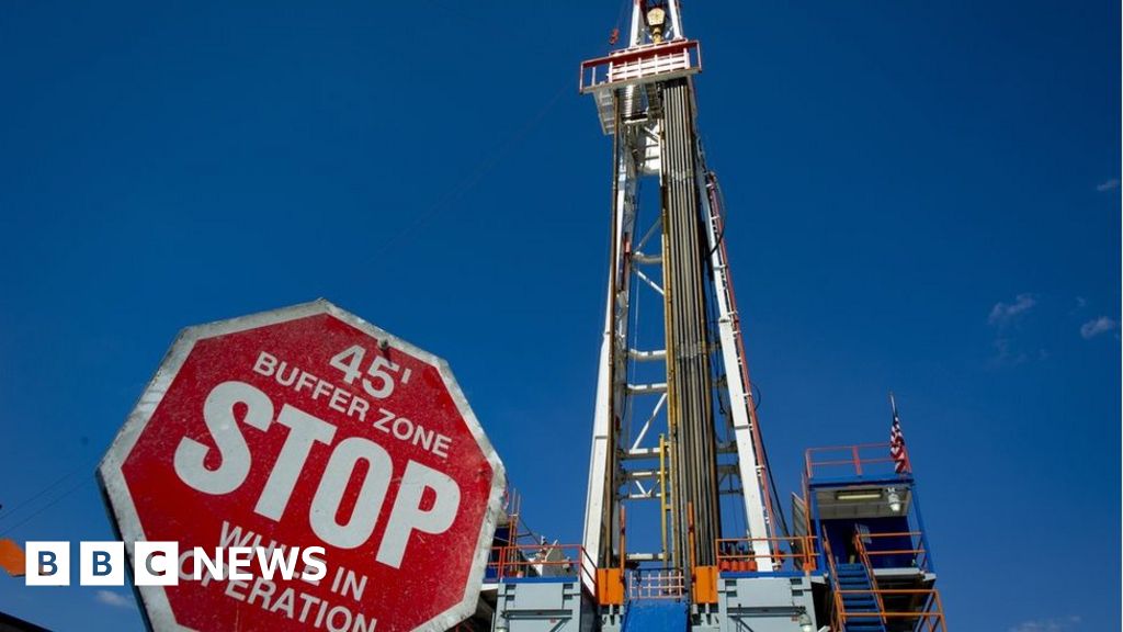 Thousands of spills at US oil and gas fracking sites - BBC News