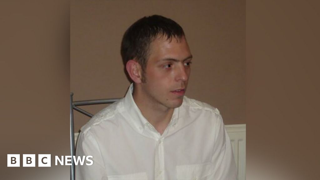 Name released of pedestrian killed on A91 road - BBC News