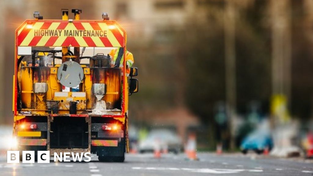 A31: Overnight roadworks to shut route for six weeks - BBC News