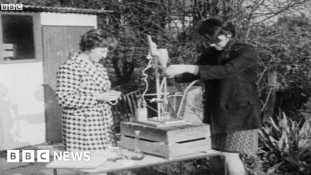 The Open University marks 50 years since its inception - BBC News