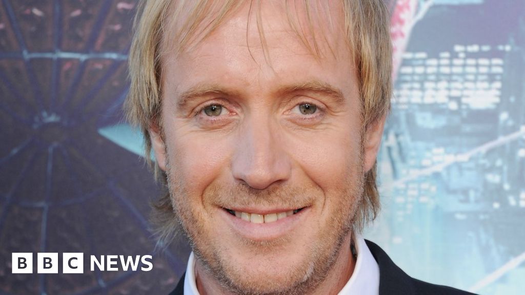 Twin Town star Rhys Ifans hints at possible sequel - BBC News