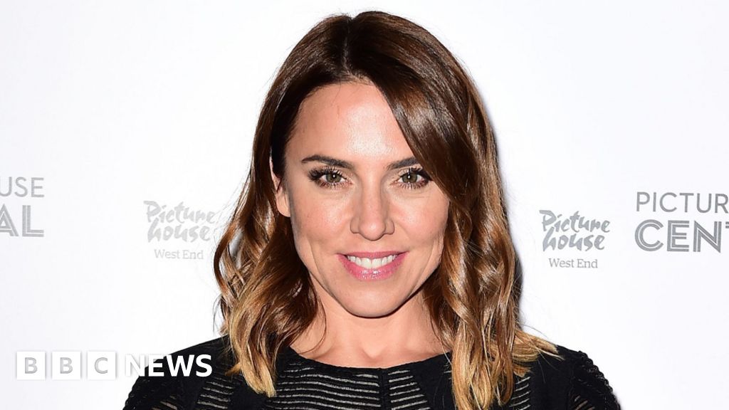 Music News round-up: No Spice for Mel C - BBC News