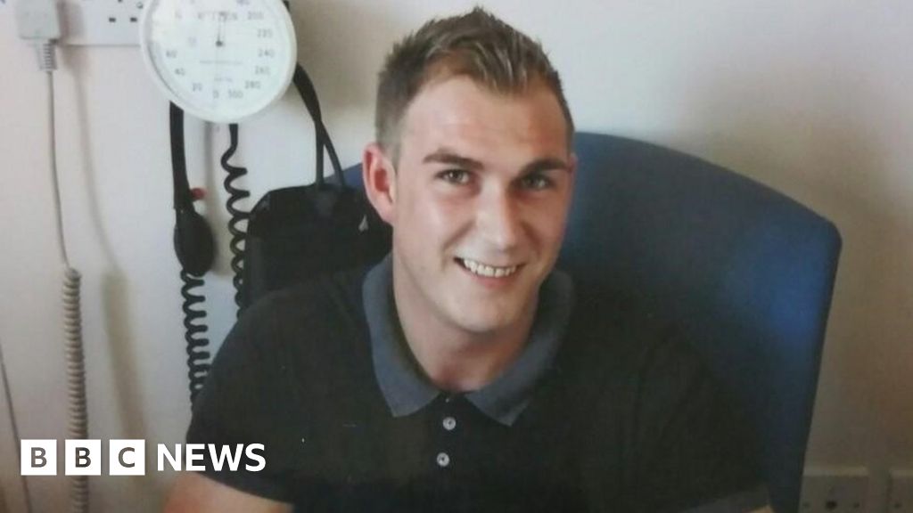 Family tribute to Cumbria crash victim Jamie Armstrong - BBC News