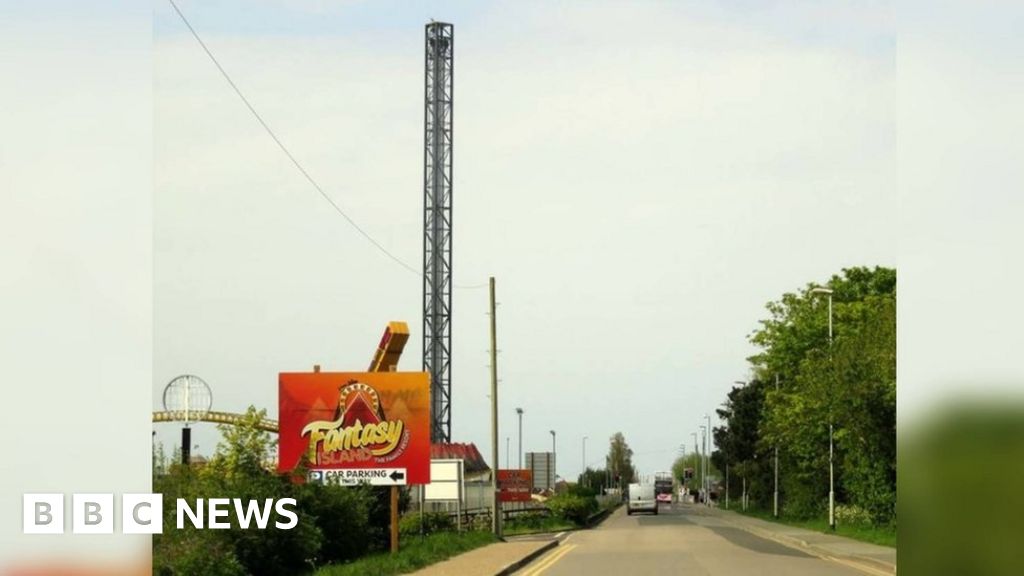 Fantasy Island Ingoldmells: Volcano riders evacuated after fault - BBC News