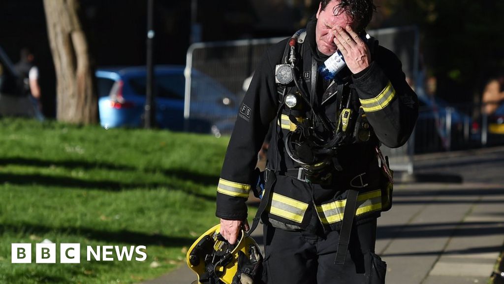 Grenfell Tower: Five things firefighters told us about the fire - BBC News
