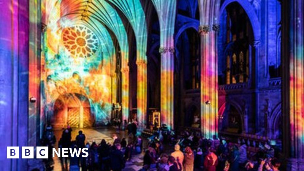 Immersive lightshow takes over Bristol Cathedral - BBC News