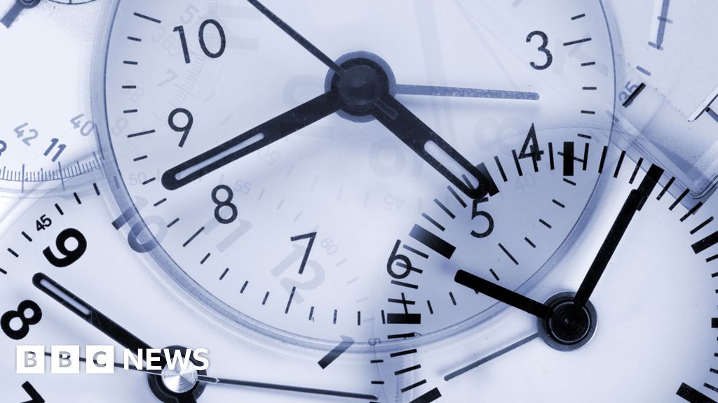 A Point of View: Why it's getting harder to lose track of time - BBC News