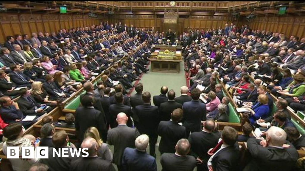 Scottish MPs taking part in Syria air strikes debate - BBC News