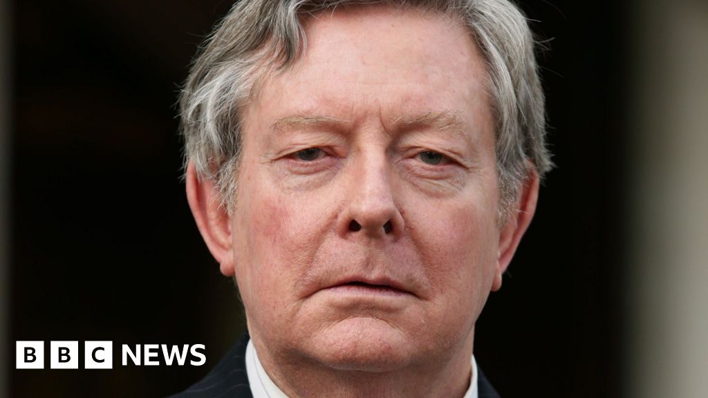 Pringle of Stichill baronetcy battle won by accountant - BBC News